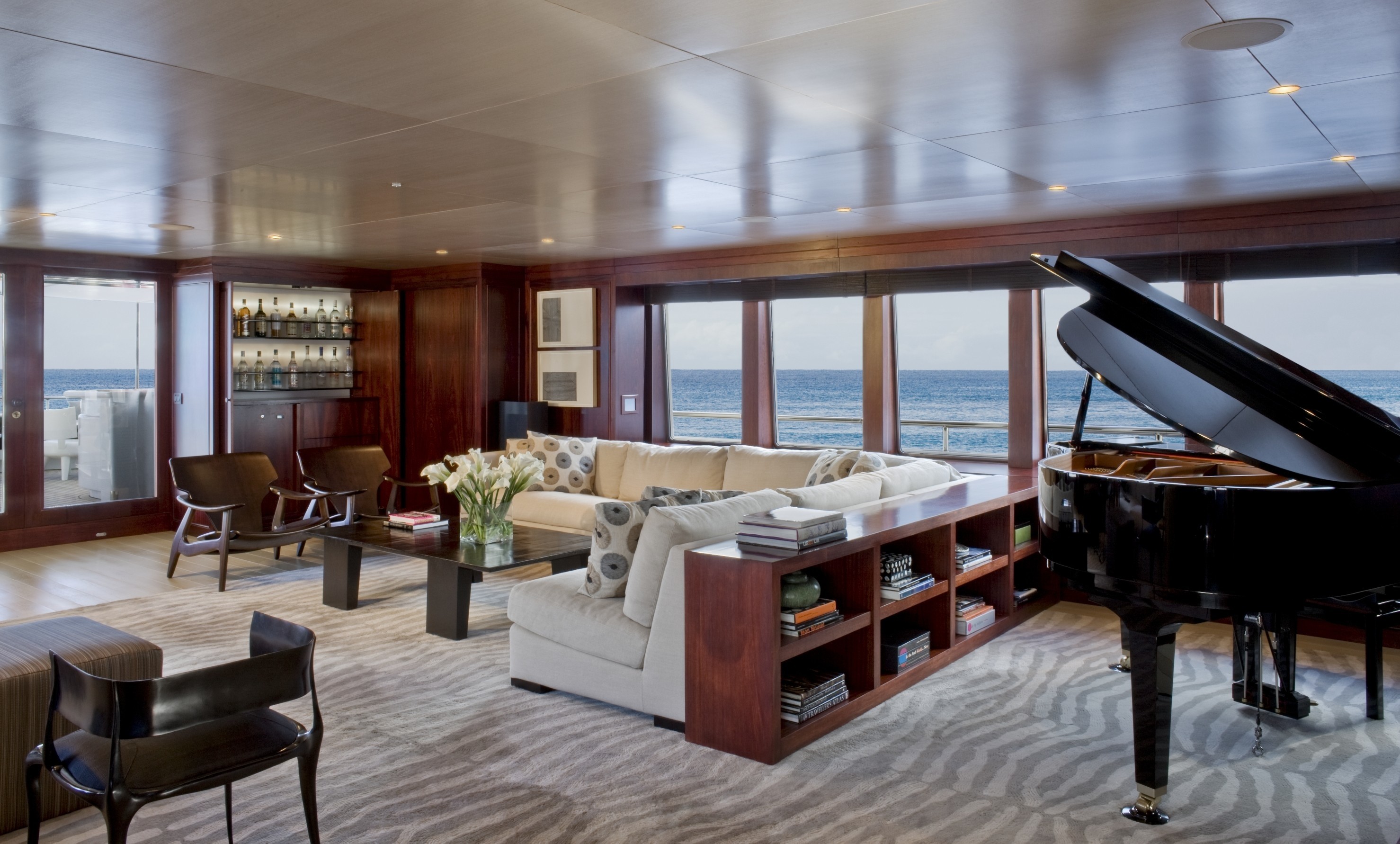 Yacht CYAN, Codecasa | CHARTERWORLD Luxury Superyacht Charters
